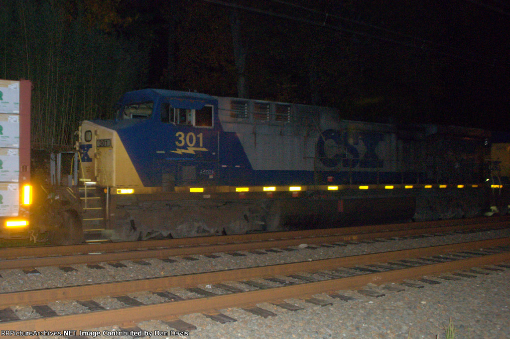 CSX AC44CW 301 trails on Q439-22